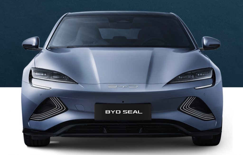 BYD Seal: test and review of this electric sports sedan with panoramic roof