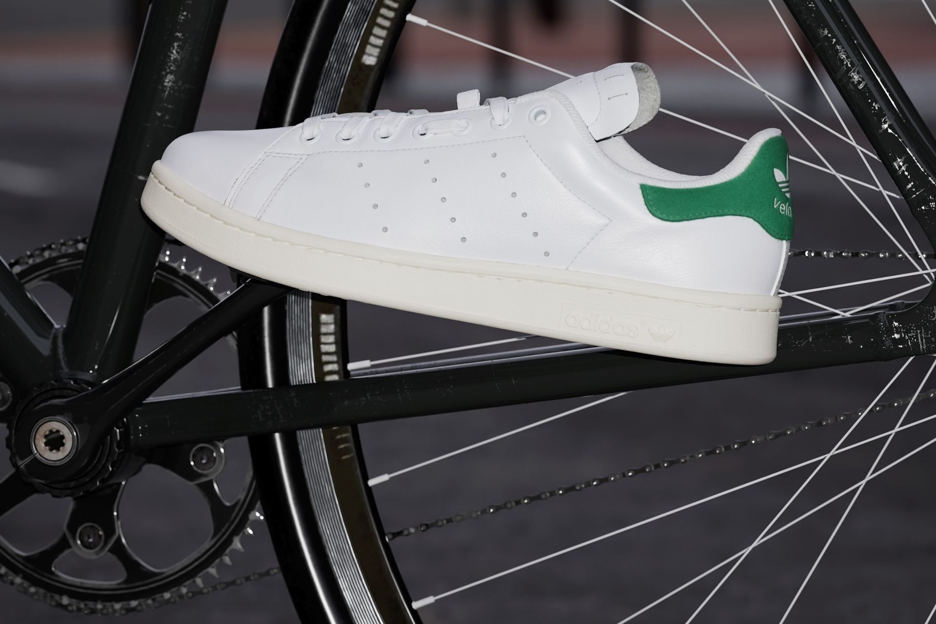 Adidas unveils a Stan Smith model specially designed for cyclists: the ...