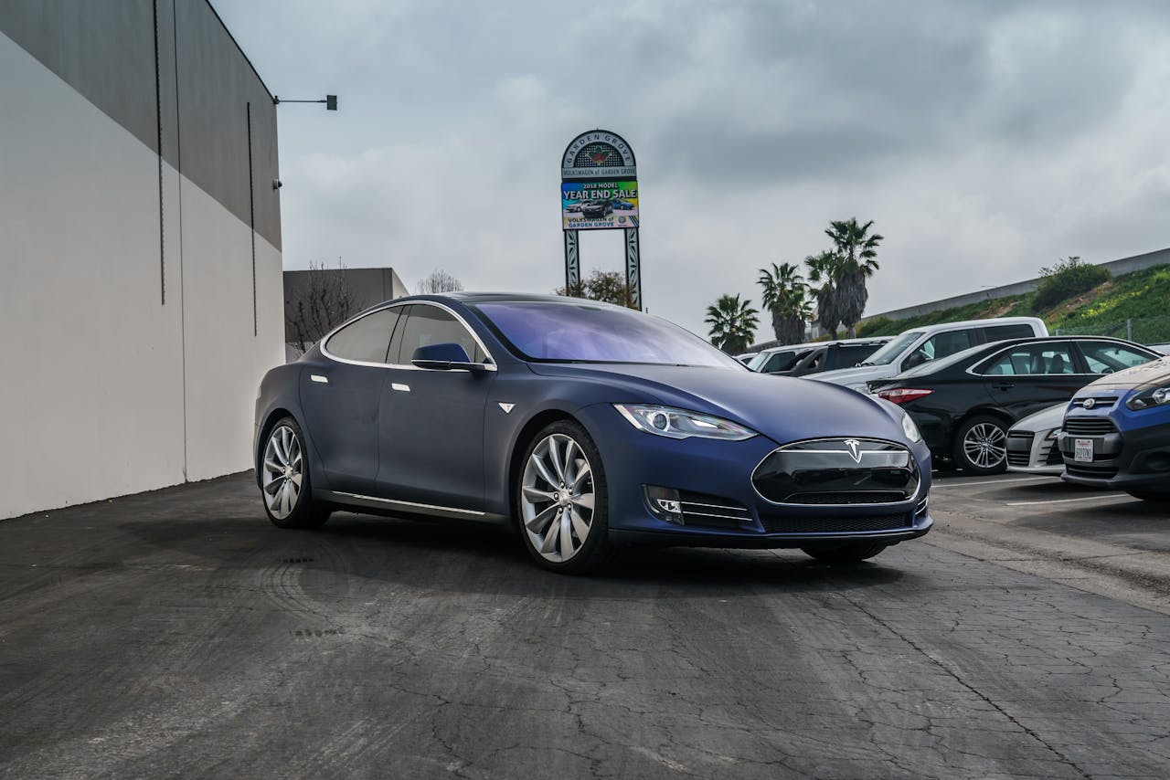 This new Tesla update will make parking a breeze