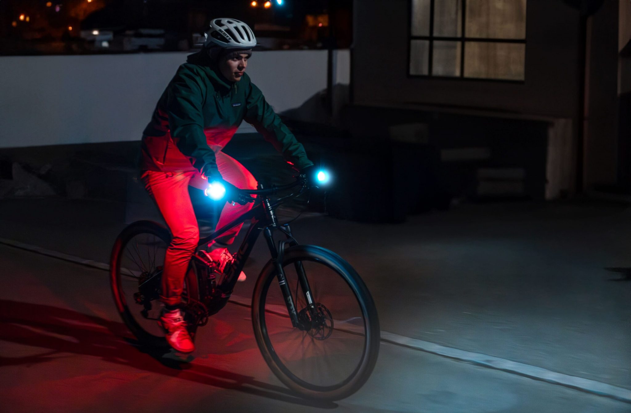Sidelights, a revolutionary 360° bike light with integrated turn signals